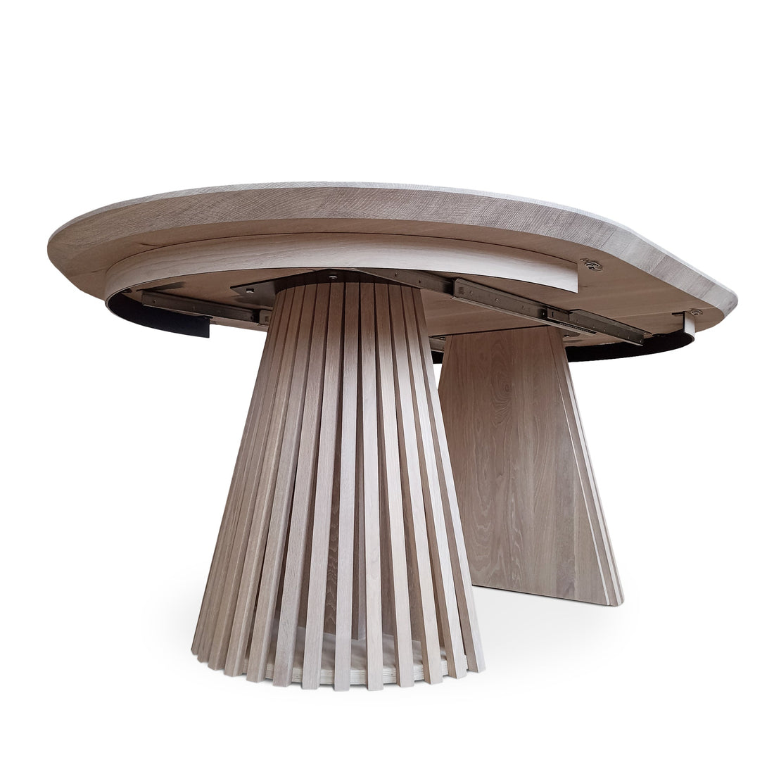 Vivien Extendable Round Dining Table in Cotton Oak | S10Home